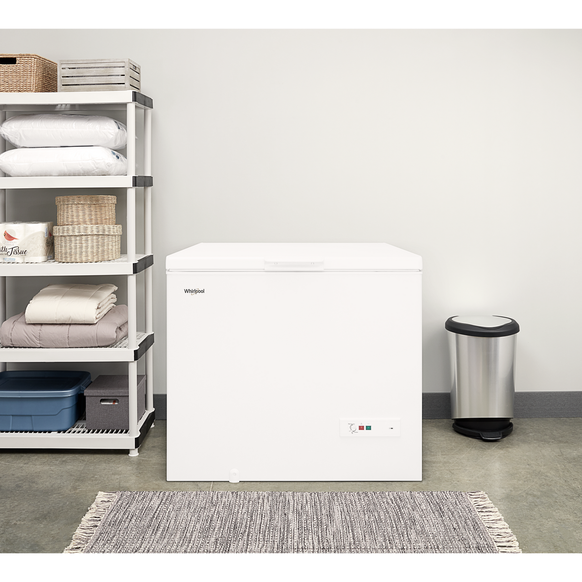 Whirlpool - 9 cu. Ft Chest Freezer in White - WZC3209LW